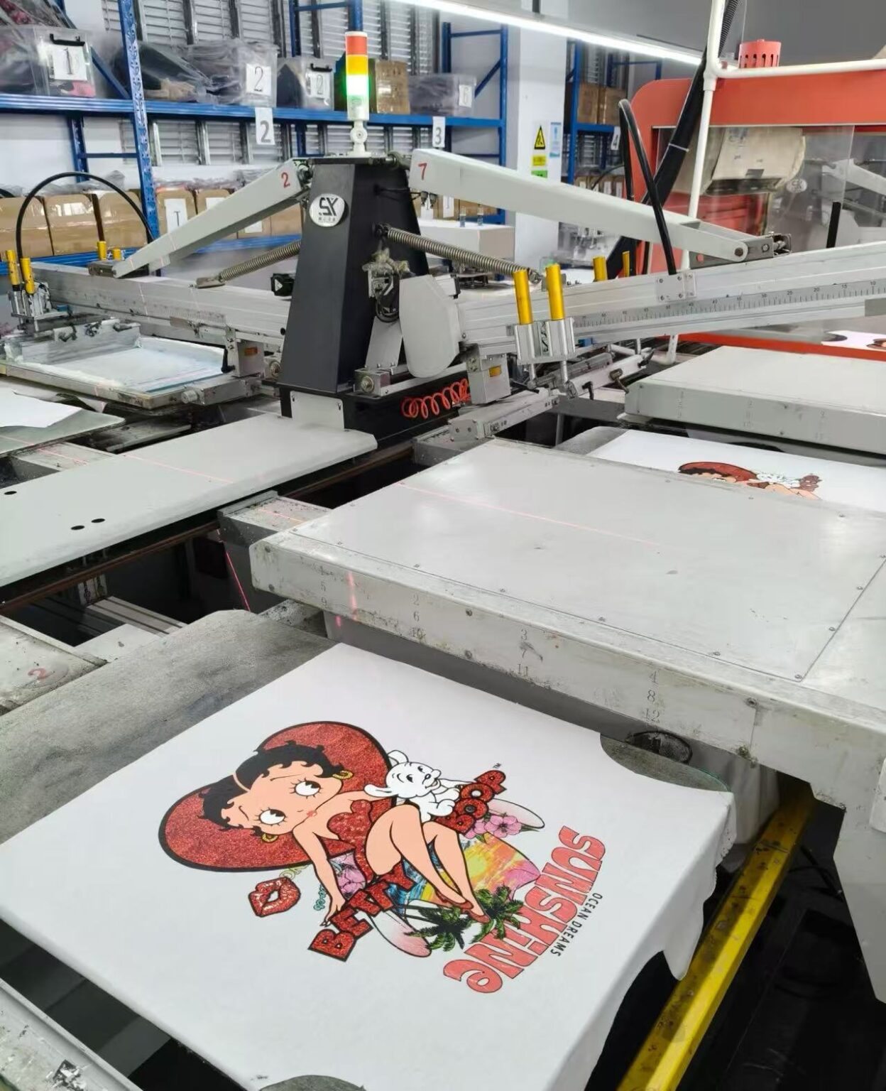 Screen Print: Water-Based Ink vs. Plastisol Ink – What's the Best?